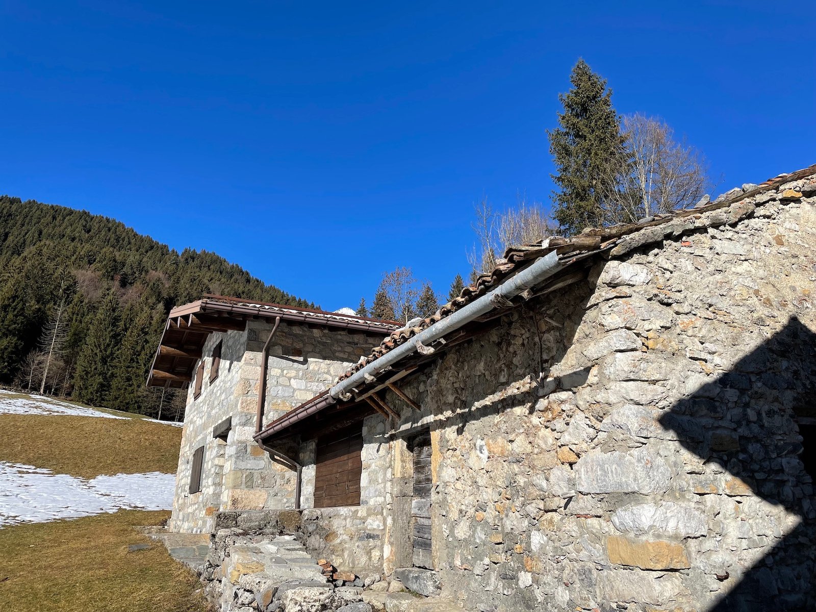 Val Seriana, camminata alle baite di Moschel.